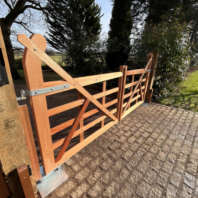 Sharp Fencing Ltd – Excellent Services in Aylesbury, Buckinghamshire.